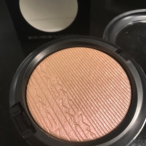 MAC Cosmetics | Makeup | Mac Extra Dimension Skinfinish Show Gold ...